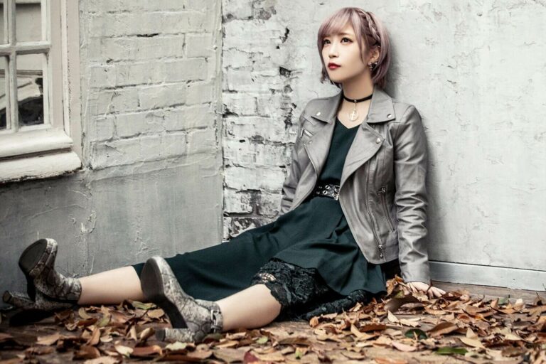 从Cosplayer一路发展成Sony歌手！盘点ReoNa一路走来唱过的动漫歌曲！ - Wanuxi